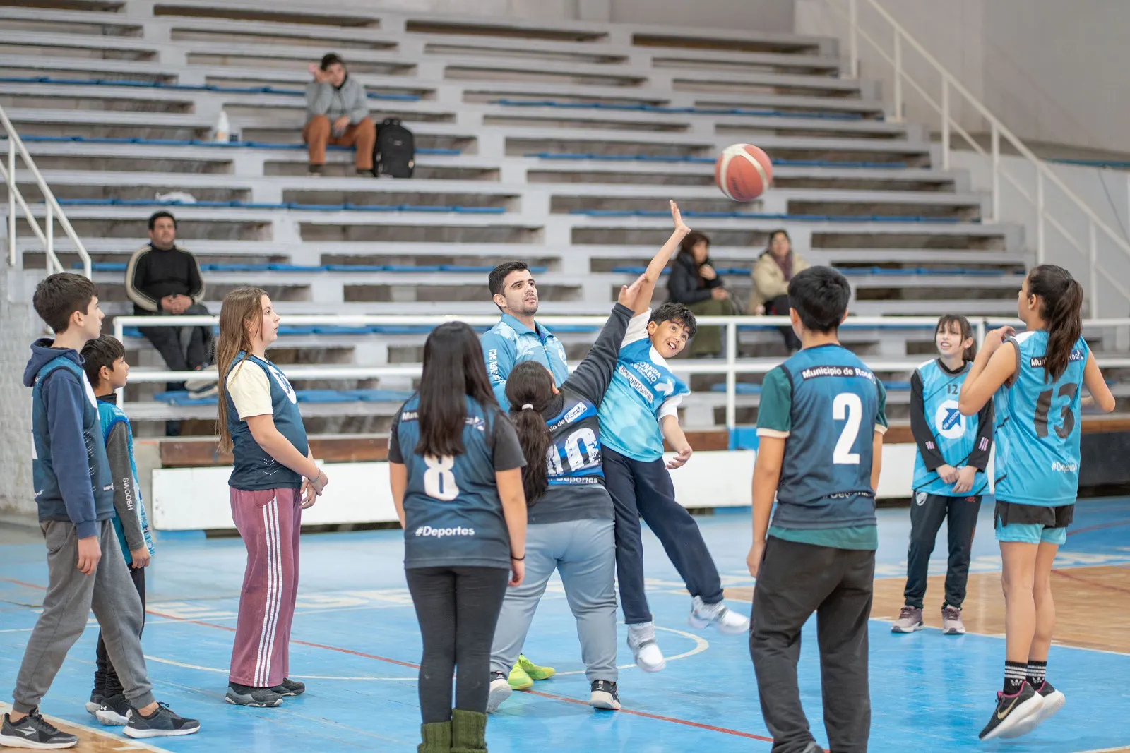 Grandioso encuentro de mini básquet en Roca