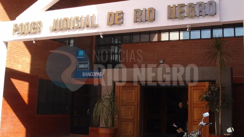 El STJ reglamentó para el Poder Judicial Ley que fija que al menos el 4 ...